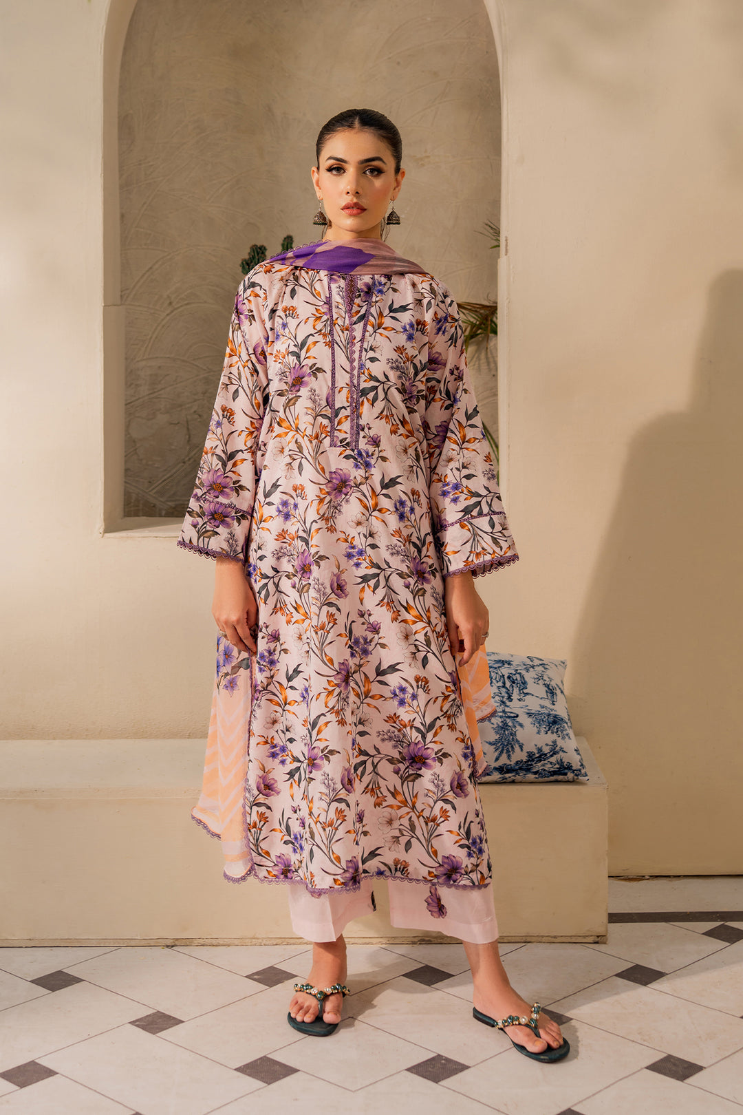 Mahnosh | offering a curated blend of sophistication and modernity – MAHNOSH