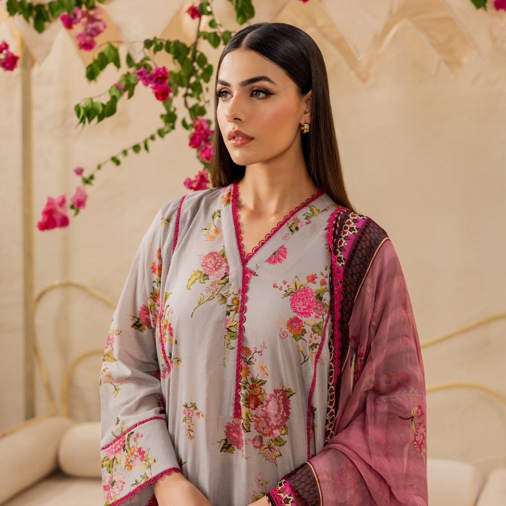 Mahnosh | offering a curated blend of sophistication and modernity – MAHNOSH